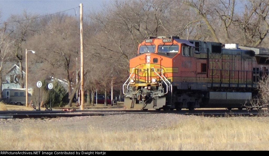 BNSF 4877